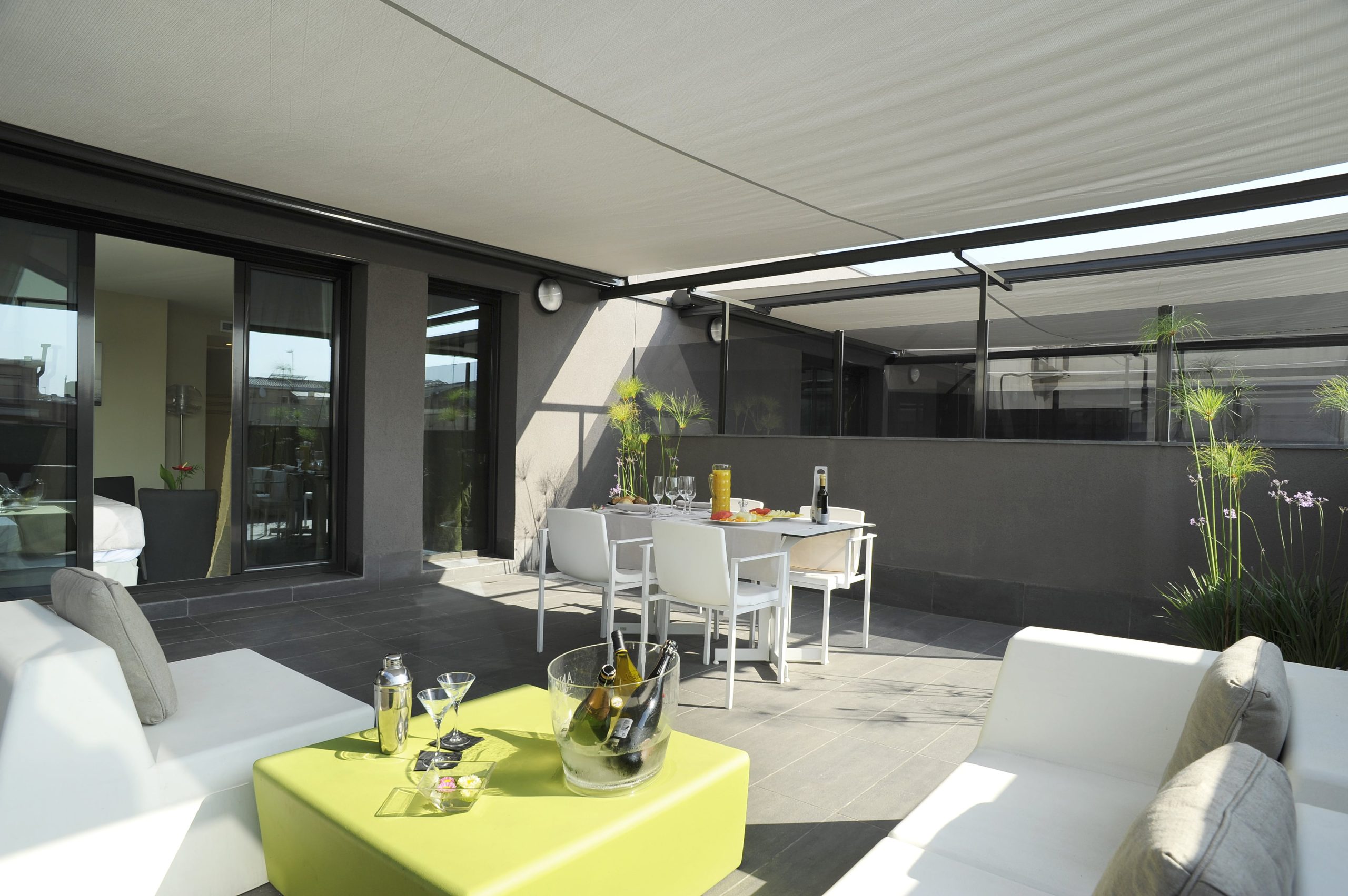 Attic room with terrace in Barcelona